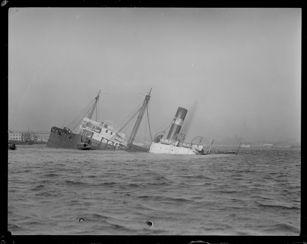 SS Edward Peirce sinks in Boston Harbor - Digital Commonwealth