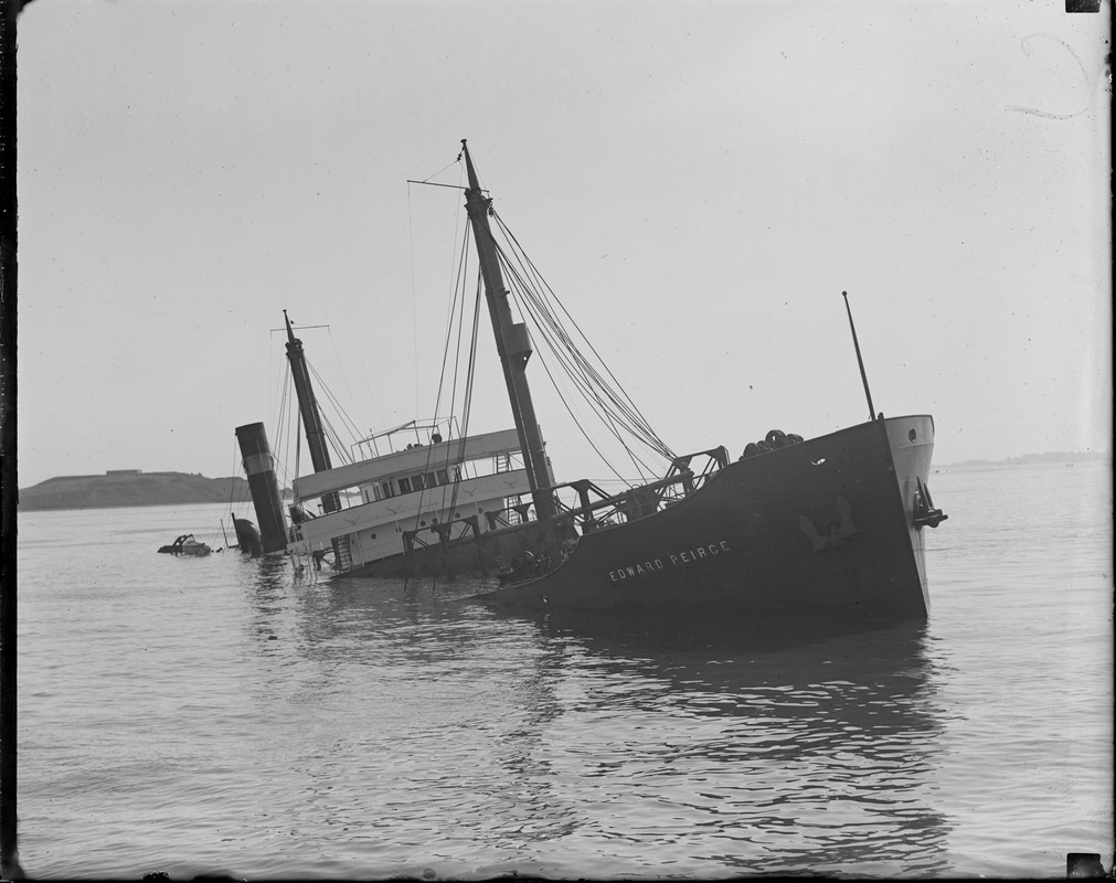 SS Edward Peirce sinks in Boston Harbor - Digital Commonwealth