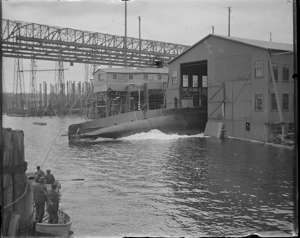 Sub launched in Fore River - Digital Commonwealth