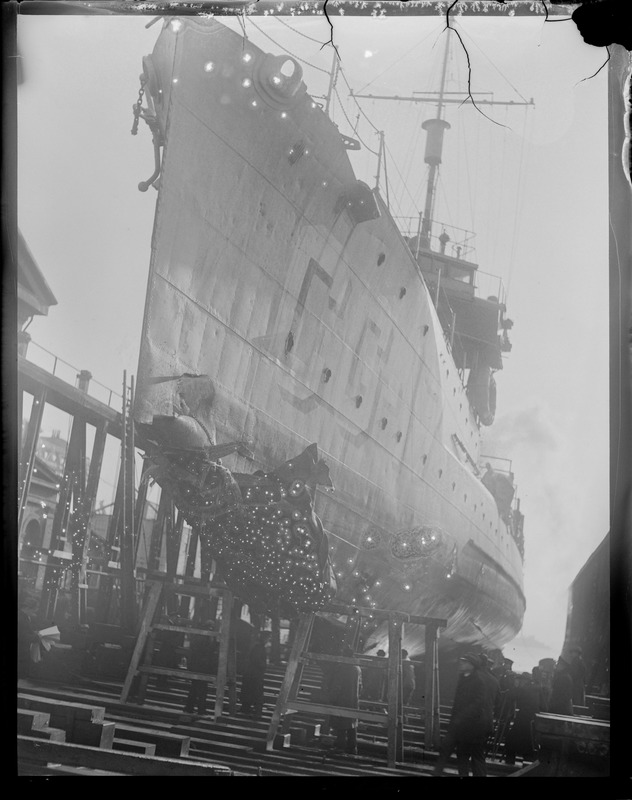 USS Paulding wrecked bow after hitting and sinking the S-4 - - Digital ...