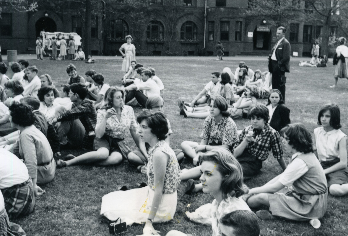 Abbot Academy students on lawn including Class of 1963 students Mimi ...