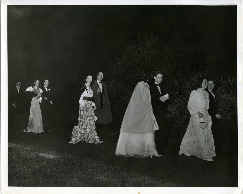 Senior Prom (entering McKeen Hall) - Digital Commonwealth