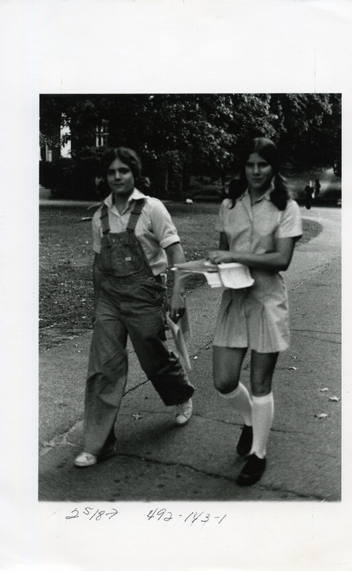 Nancy Brisson (?) and Peggy Bliss '73 walking on campus - Digital ...