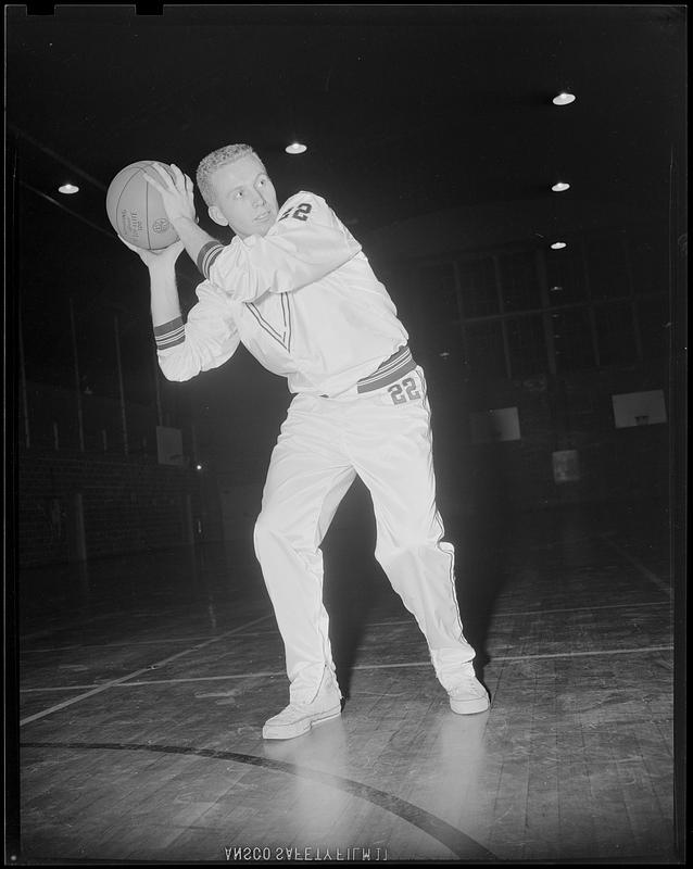 Springfield College basketball player - Digital Commonwealth