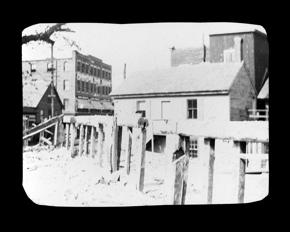 Demolishing of Benjamin Thompson house - Digital Commonwealth