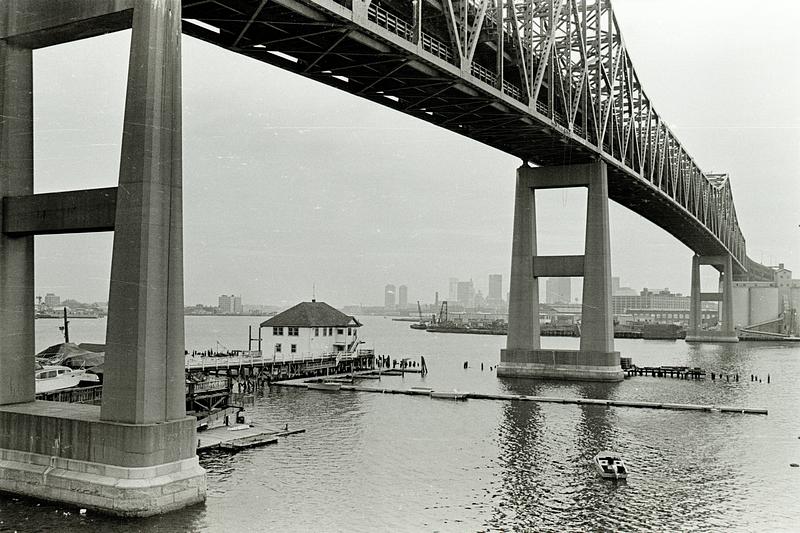 Under the bridge - Digital Commonwealth