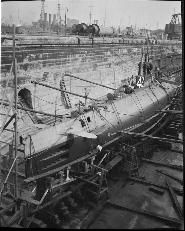 Sub no. 42 in Navy Yard dry dock - Digital Commonwealth