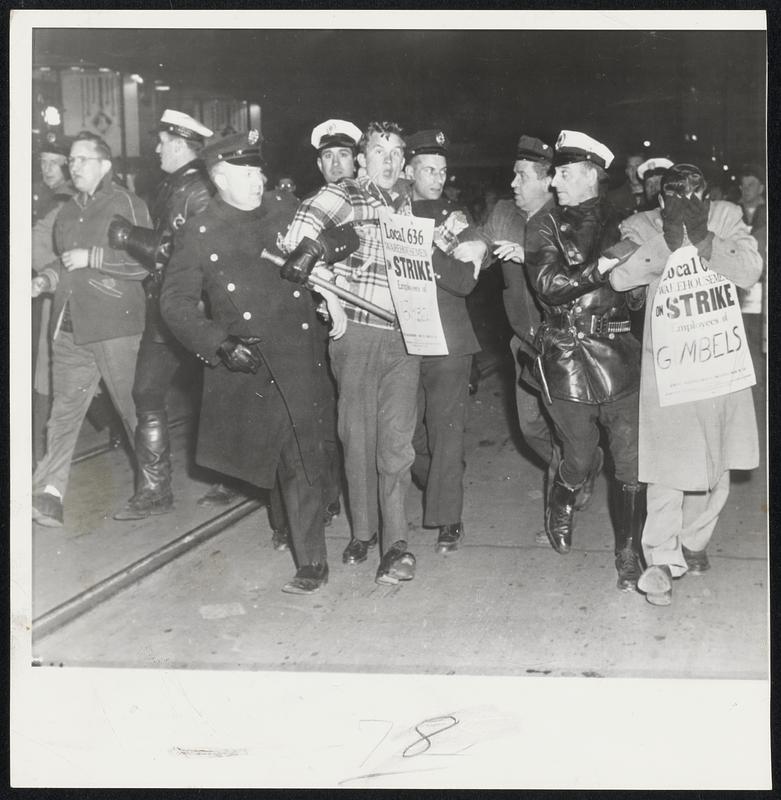 Break Up New York Picket Line- Police hustle away pickets from a New ...
