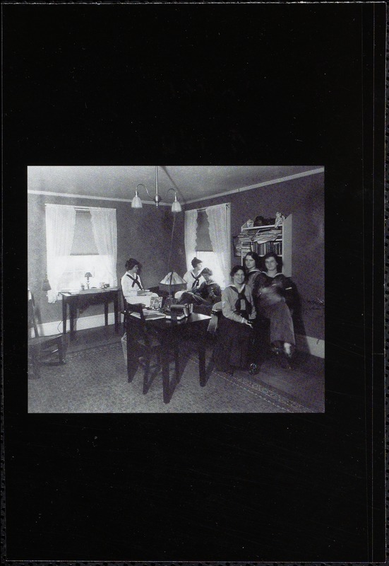 Margaret Van Meter Capers family - Digital Commonwealth