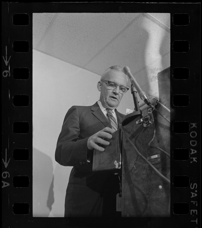 Robert F. Ott tells news conference that he is quitting as State ...