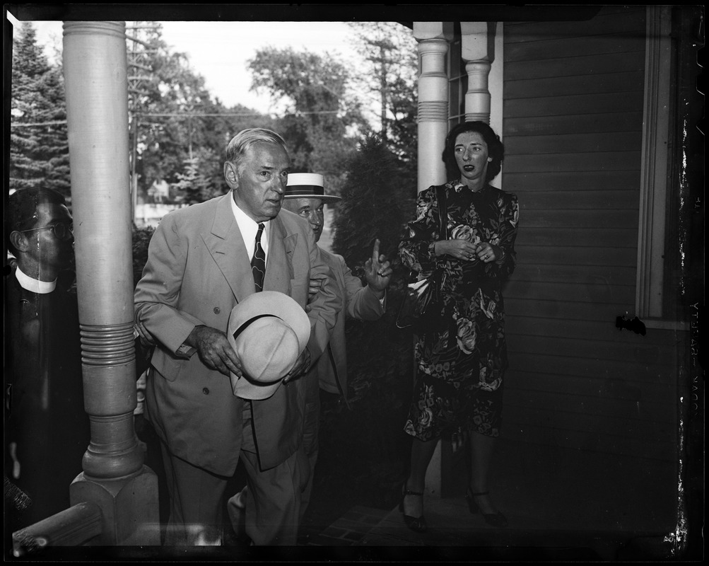 Visits George at Cohassett - Digital Commonwealth