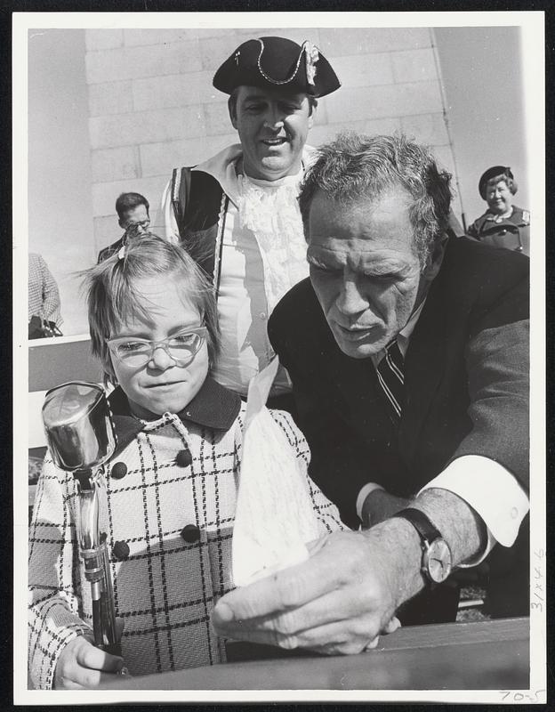 Bunker Hill Ceremony – Eight-year-old Catherine Ducey gets an assist ...
