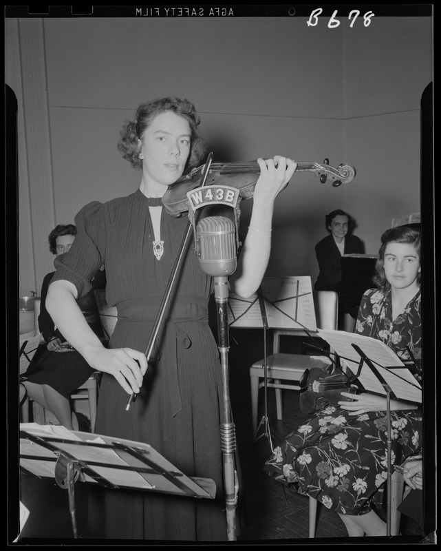 Musicians at W43B radio station - Digital Commonwealth