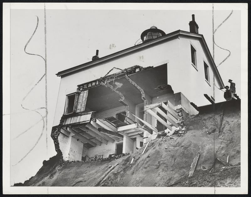 West Coast Lighthouse crumbled by pounding seas after taking a terrific ...