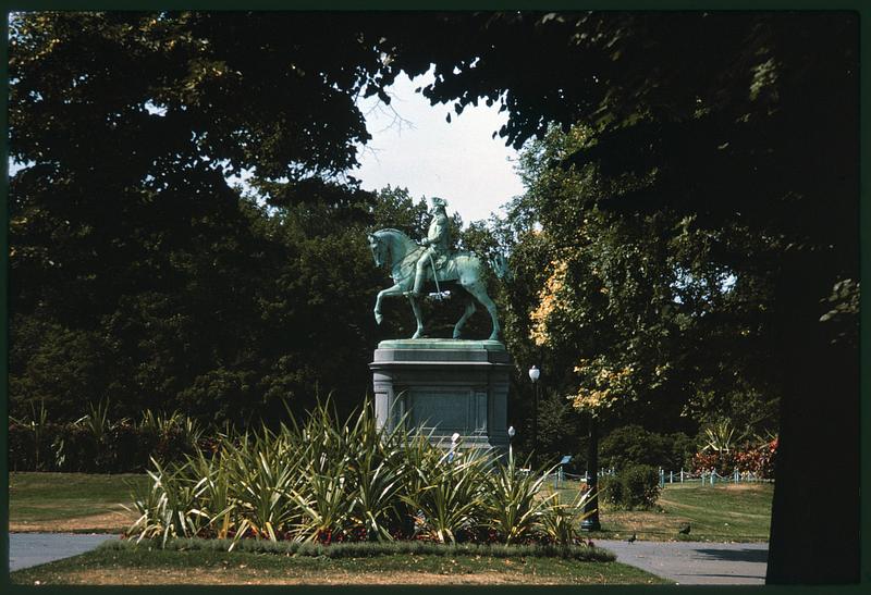 George Washington equestrian statue in Boston Public Garden - Digital ...