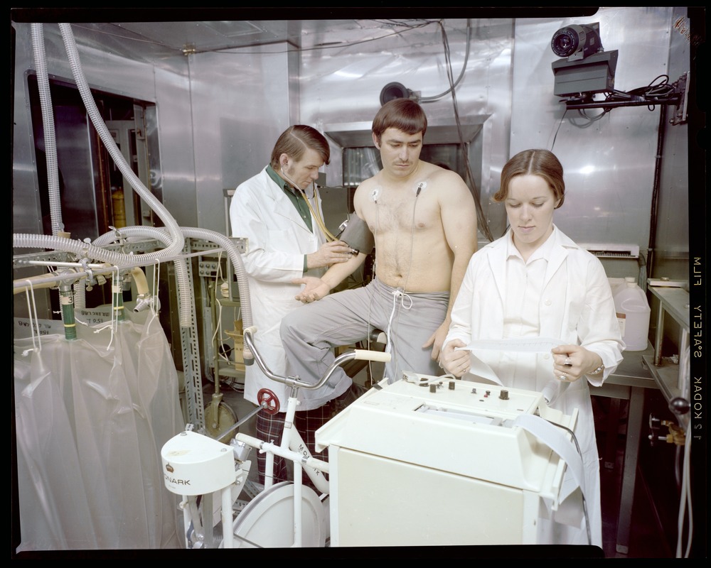 Command briefing, neg, high altitude chamber test - Digital Commonwealth