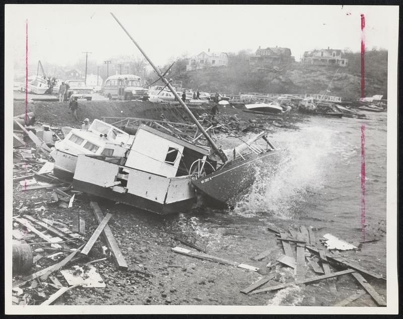 Sloop pounded at Hull. - Digital Commonwealth