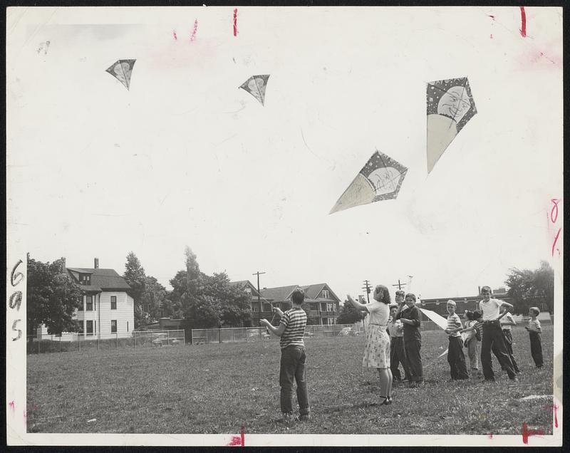 Cambridge Kite Club-These youngsters, members of the Cambridge Kite ...