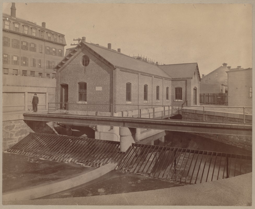 Building over canal - Digital Commonwealth