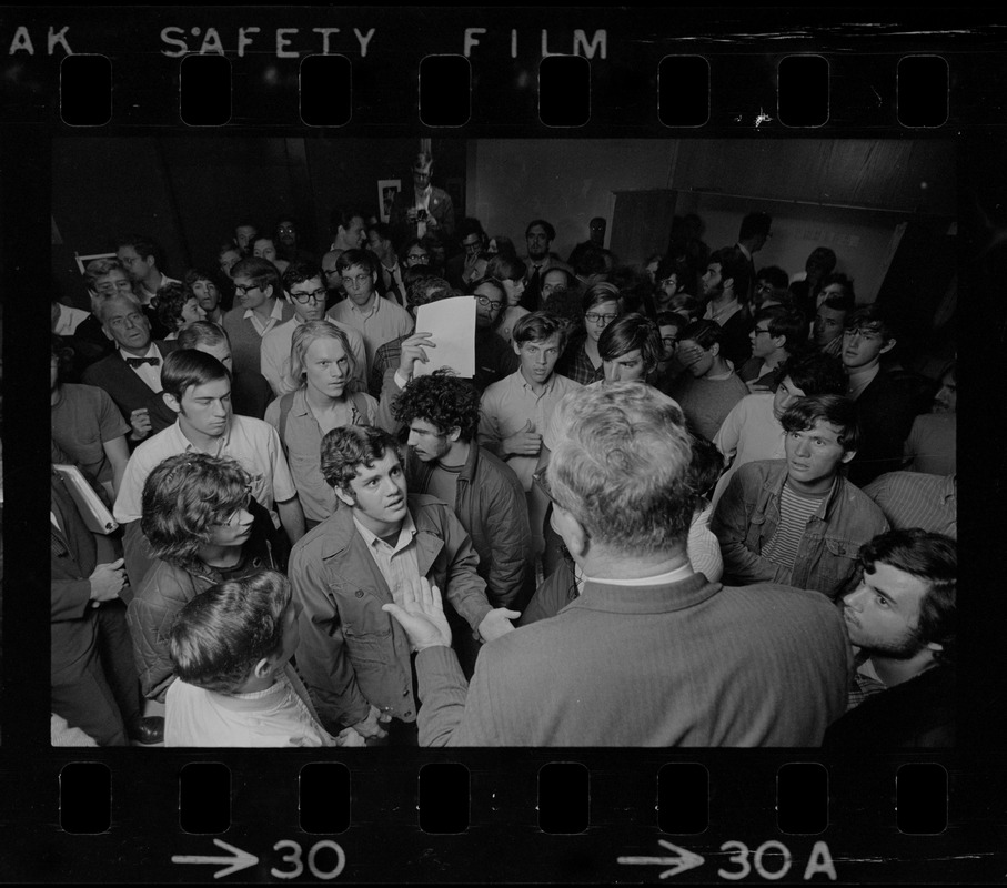 A Massachusetts Institute of Technology dean pleads with members of SDS ...