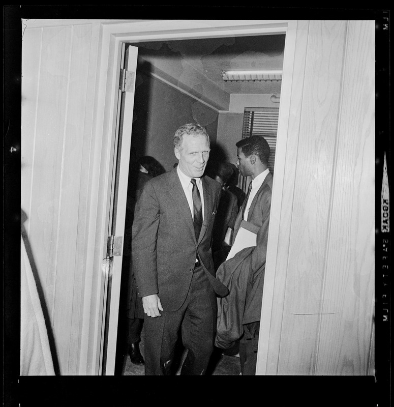 Mayor Kevin White leaving the Maurice Tobin Memorial Building - Digital ...