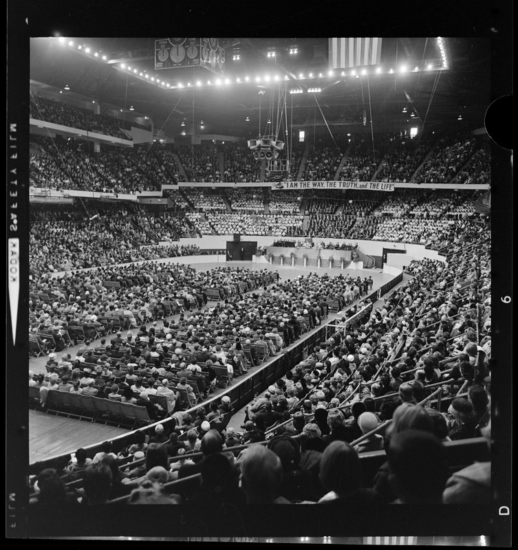 View of the crowd during evangelist Dr. Billy Graham's sermon - Digital ...
