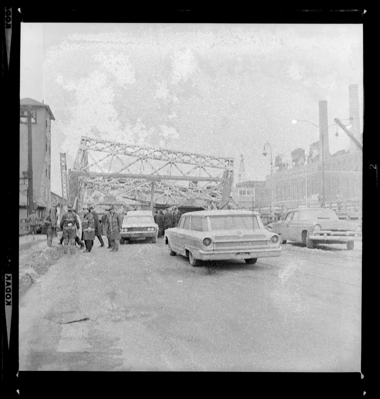 The Old Alford St. bridge linking Charlestown and Everett collapsed ...