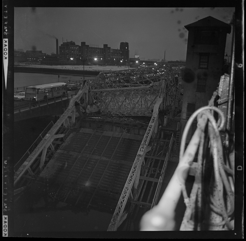 The Old Alford St. bridge linking Charlestown and Everett collapsed ...