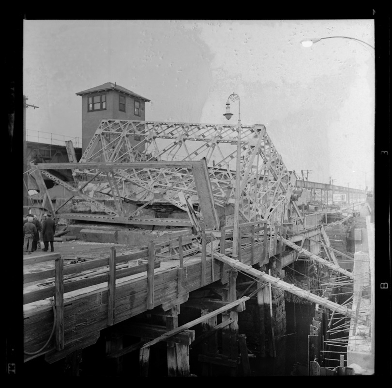 The Old Alford St. bridge linking Charlestown and Everett collapsed ...