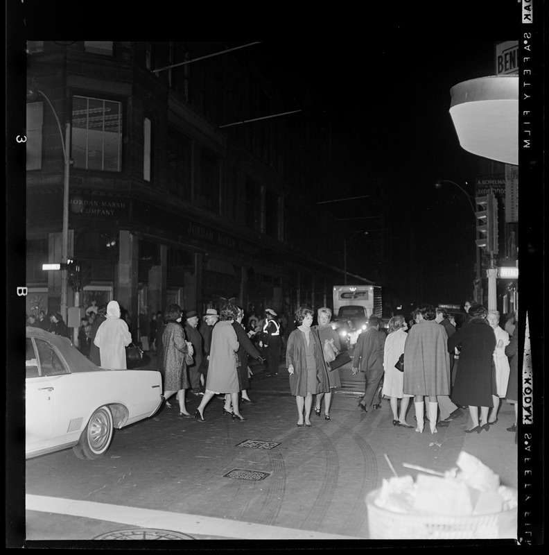 Large crowd walking through an intersection during blackout - Digital ...