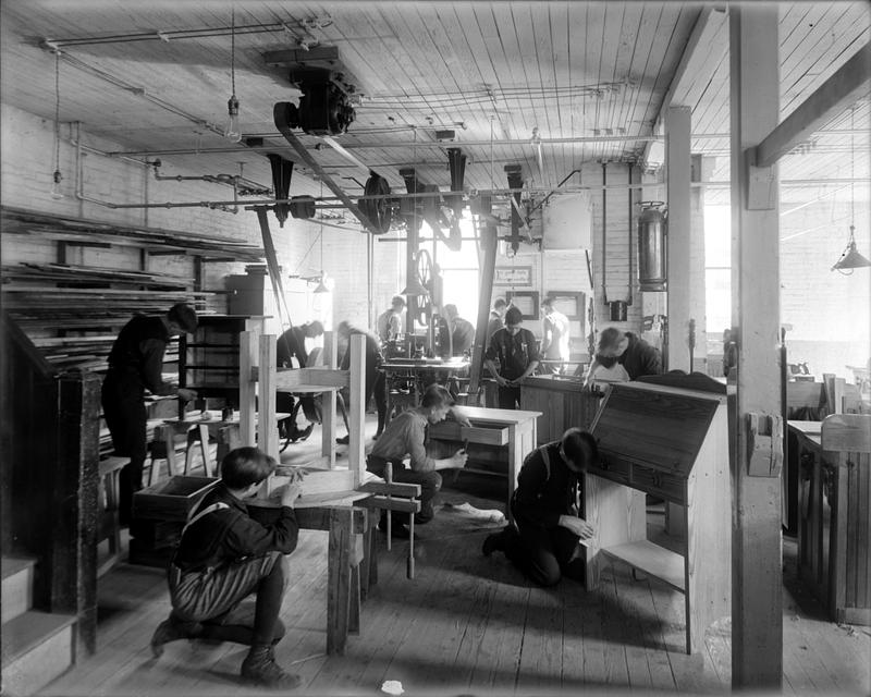 Ludlow Textile School woodworking shop - Digital Commonwealth