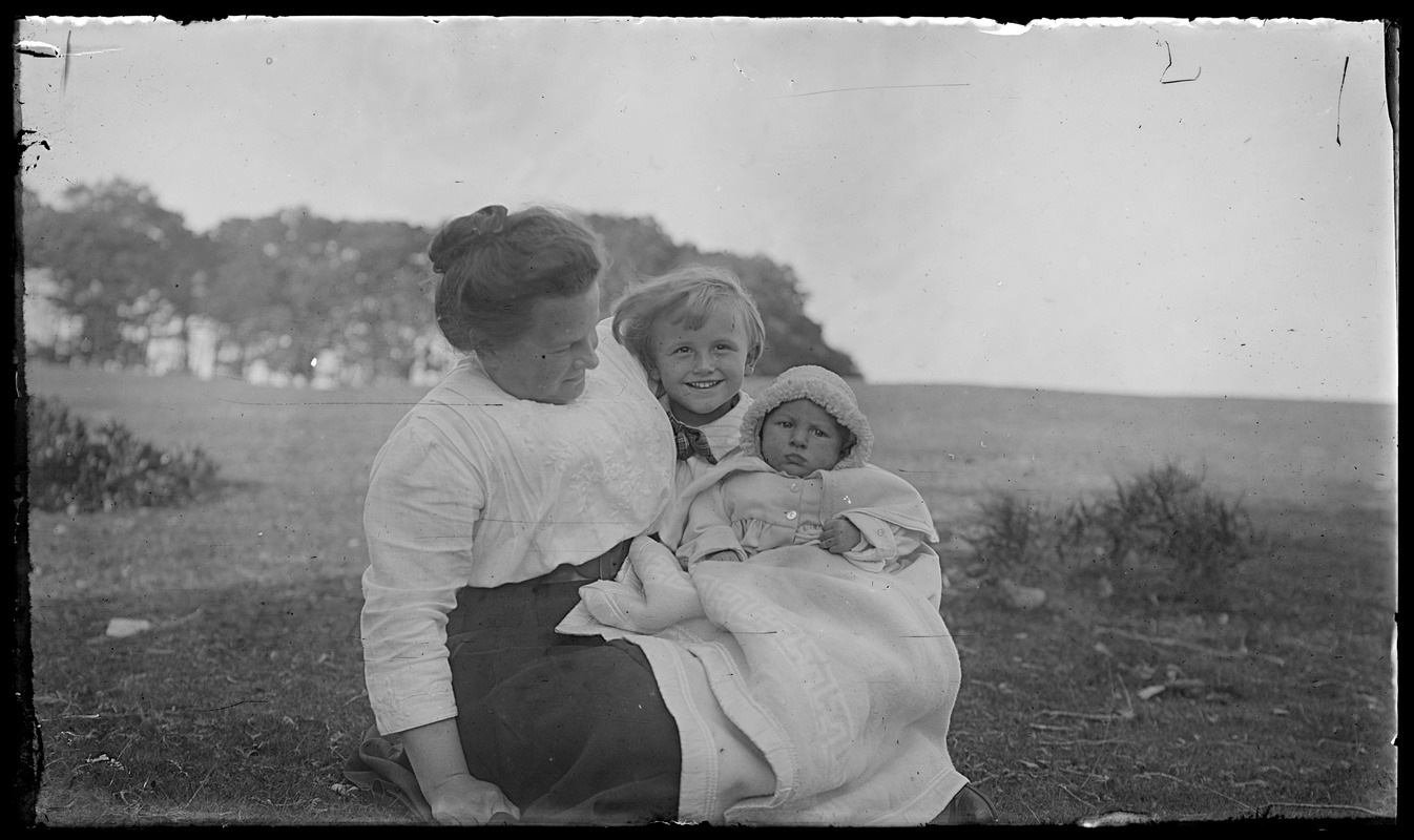 Whiting family. Emma Whiting and 2 boys - Digital Commonwealth
