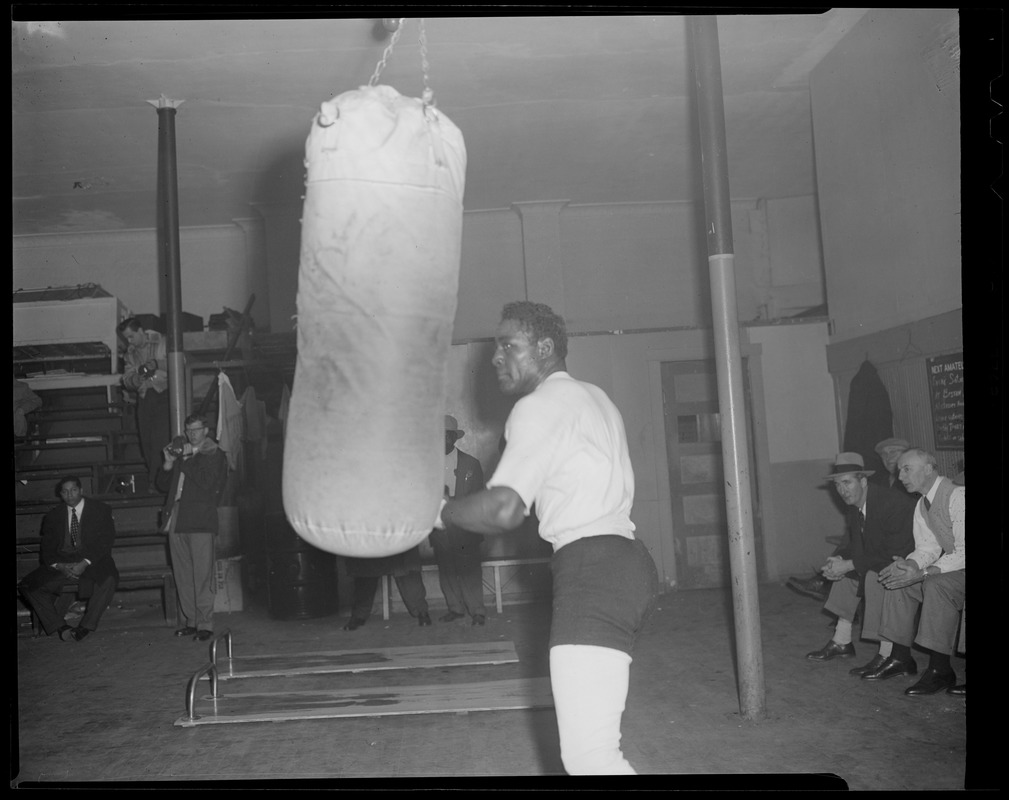 Boxer Ezzard Charles - Digital Commonwealth