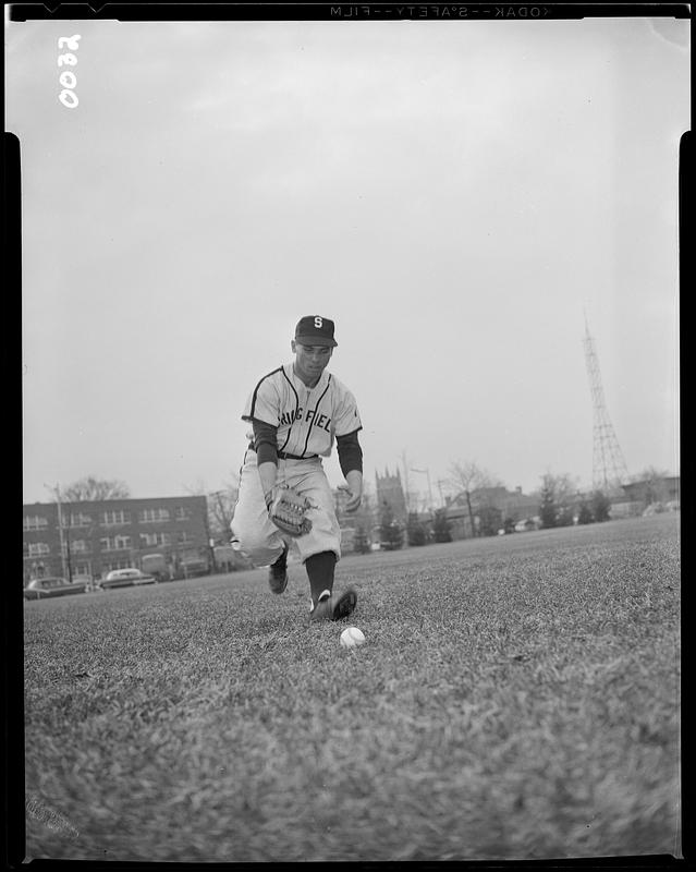 Springfield College baseball player fielding ball - Digital Commonwealth