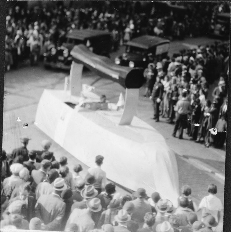 Giant iron float - Digital Commonwealth