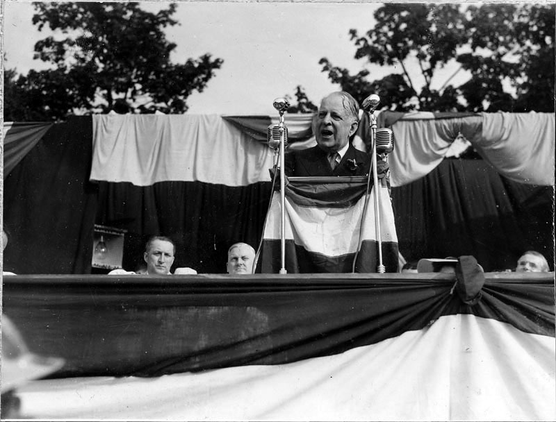 Reviewing stand - Digital Commonwealth