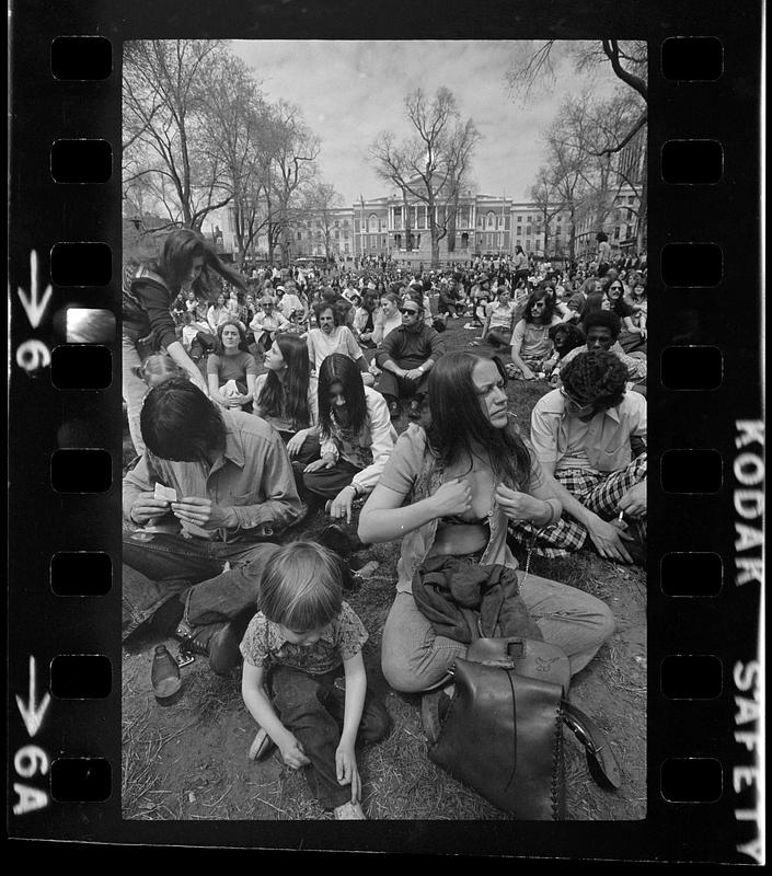 Mom and child at Boston Common concert (note State House), Boston ...