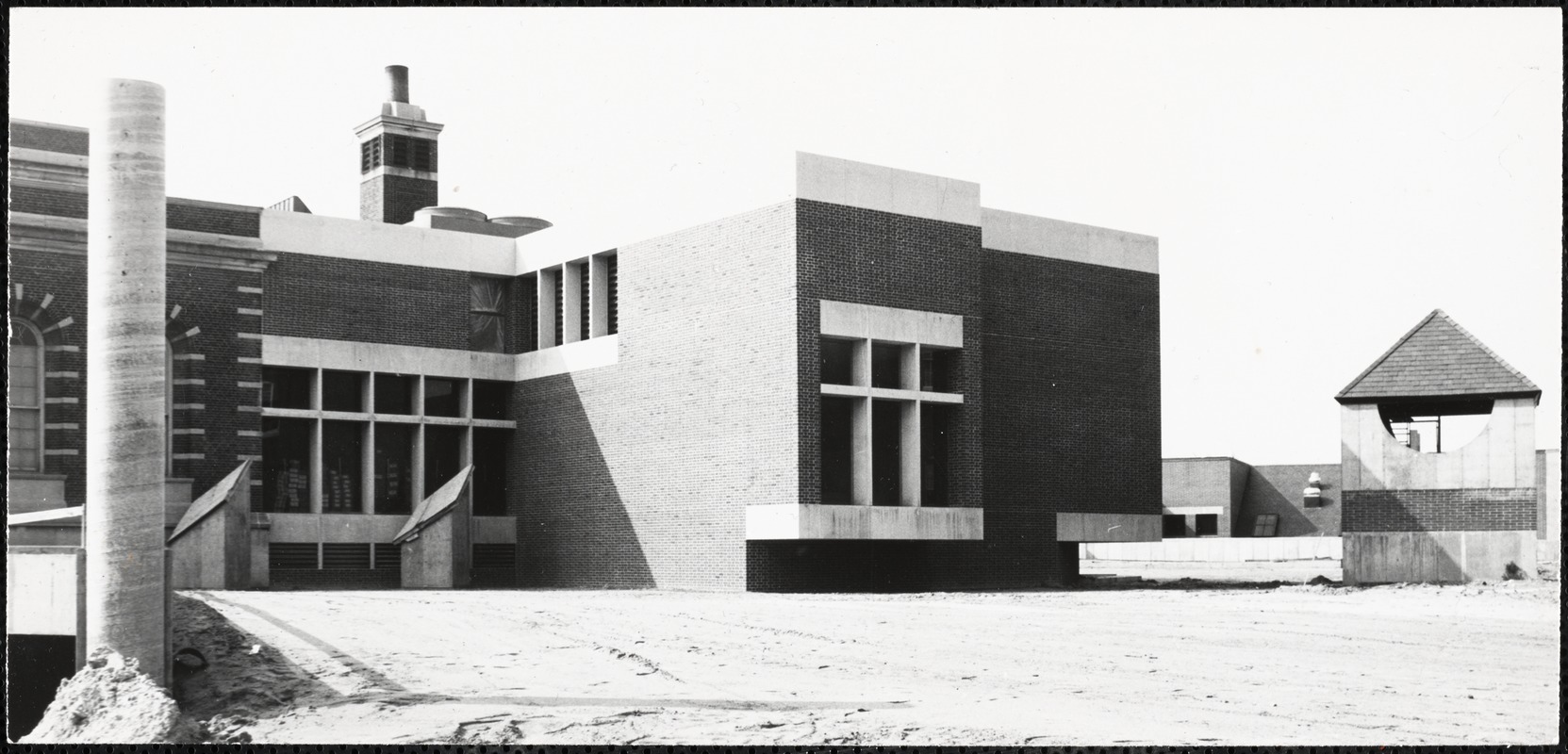 Main library addition - Digital Commonwealth