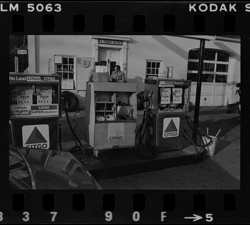 Gas pumps at Verne Noyes' Citgo station - Digital Commonwealth
