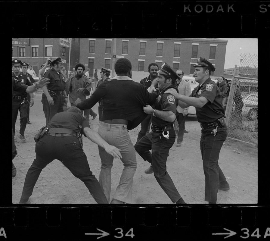 Boston police and demonstrators scuffle as arrests begin at Boston City ...