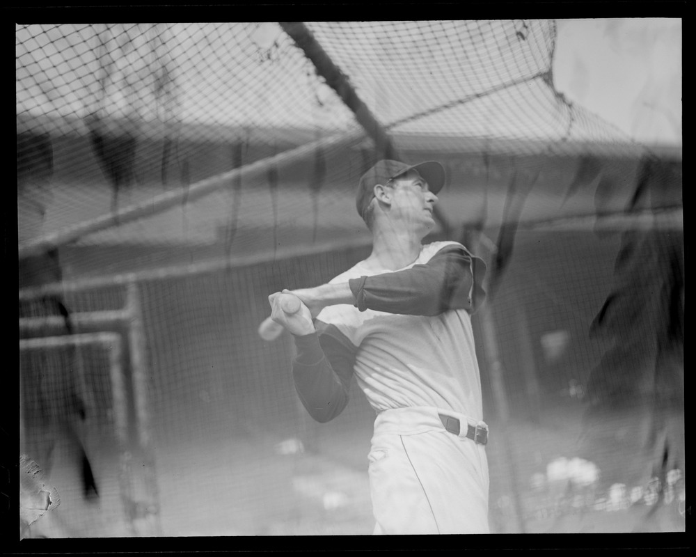 Exclusive picture of Teddy Williams warming up after he was injured ...