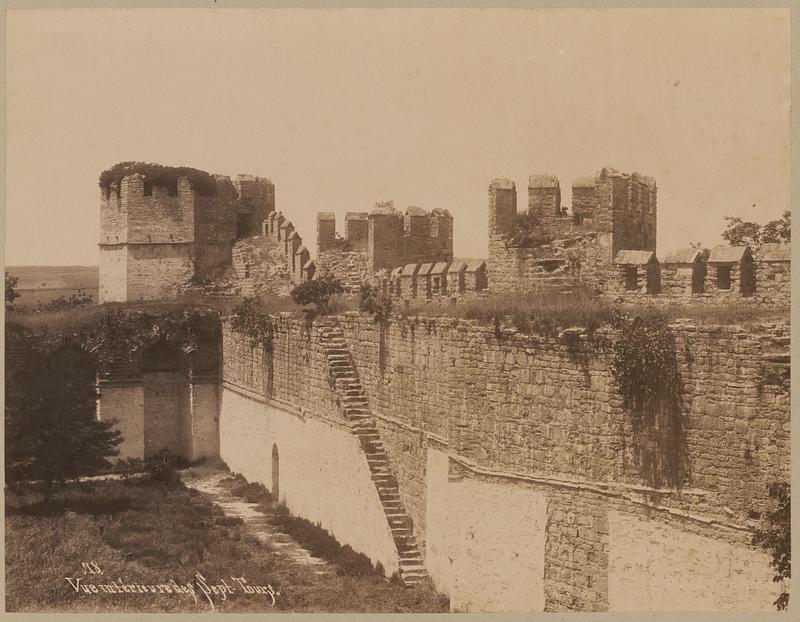 Vue intérieure des Sept-Tours - Digital Commonwealth