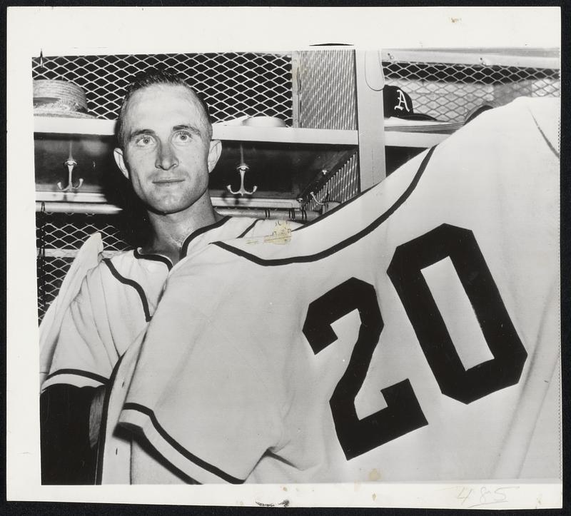 Mighty Mite of Moundsmen is Bobby Shantz, bellhop-sized southpaw of the ...