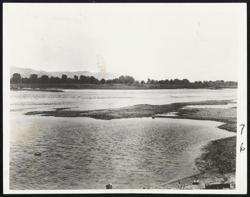 The father of waters shrivels to creek size. - Digital Commonwealth