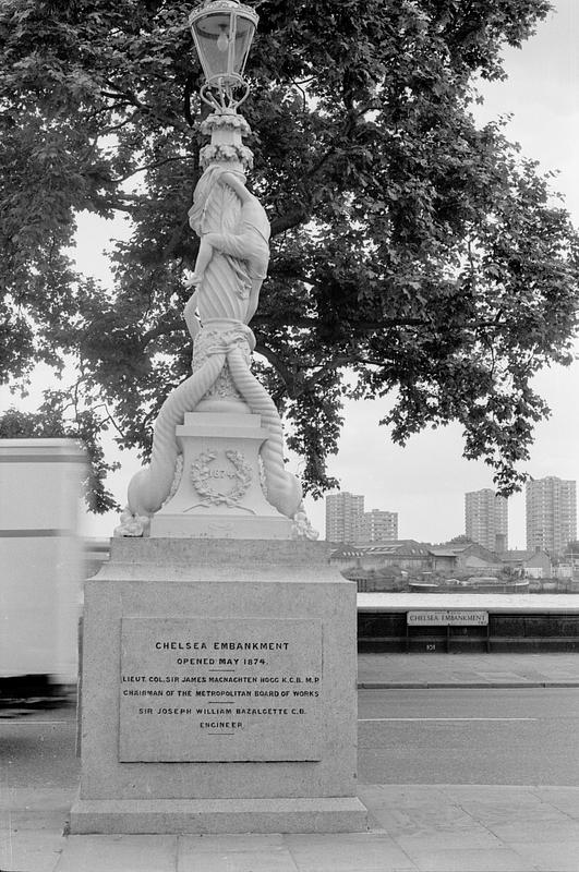 Chelsea Embankment London 1982 - Digital Commonwealth