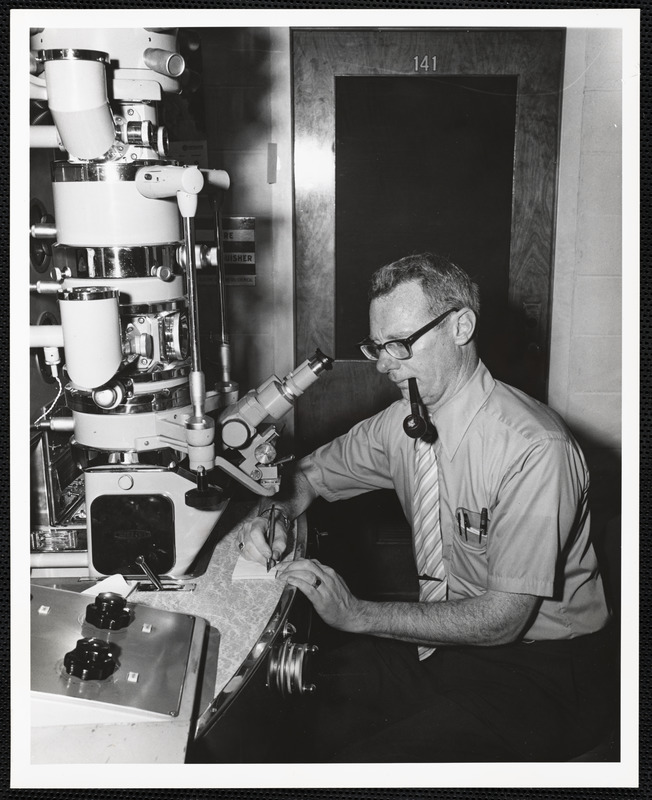 Dr. Ernest Abrahamson conducting transmission electron microscopy ...