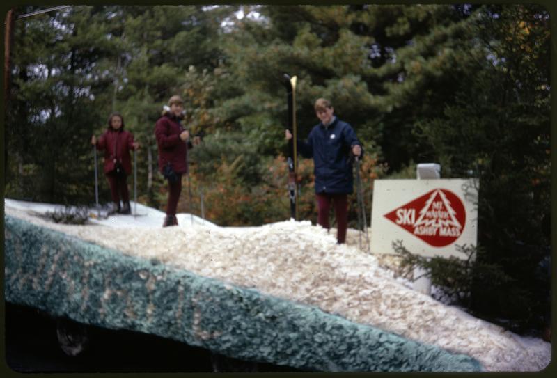 Ski Mt. Watatic float for the bicentennial parade - Digital Commonwealth