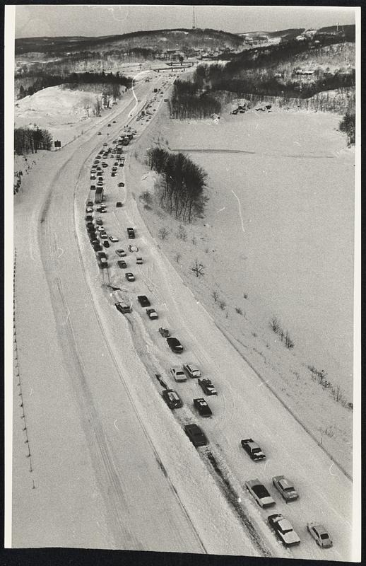 Stalled Cars help jam traffic on the northbound lane of Rte. 128 in ...