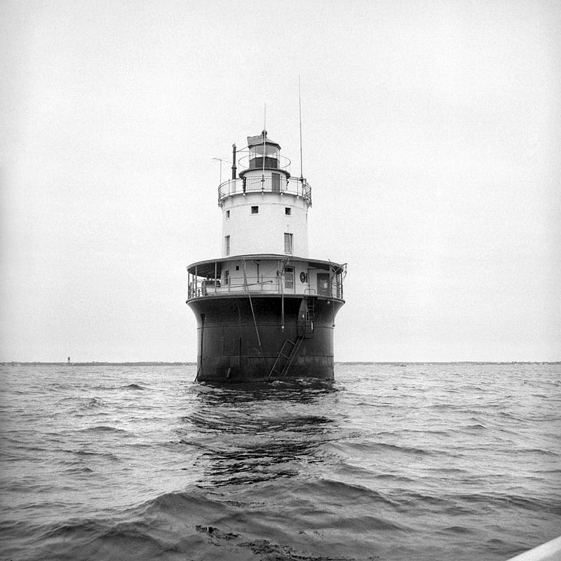 Butler Flats Lighthouse, New Bedford - Digital Commonwealth