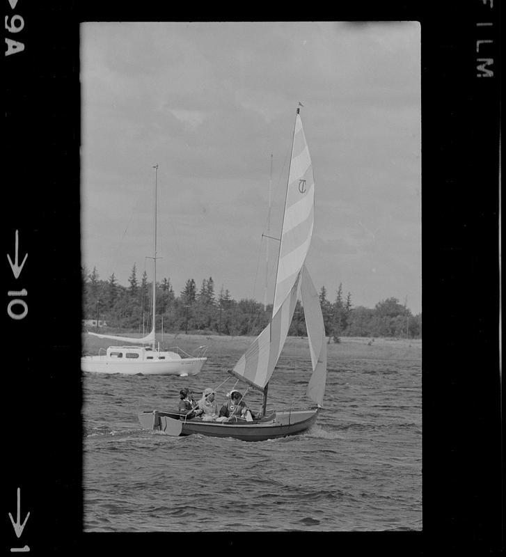 American Yacht Club sail off race - Digital Commonwealth